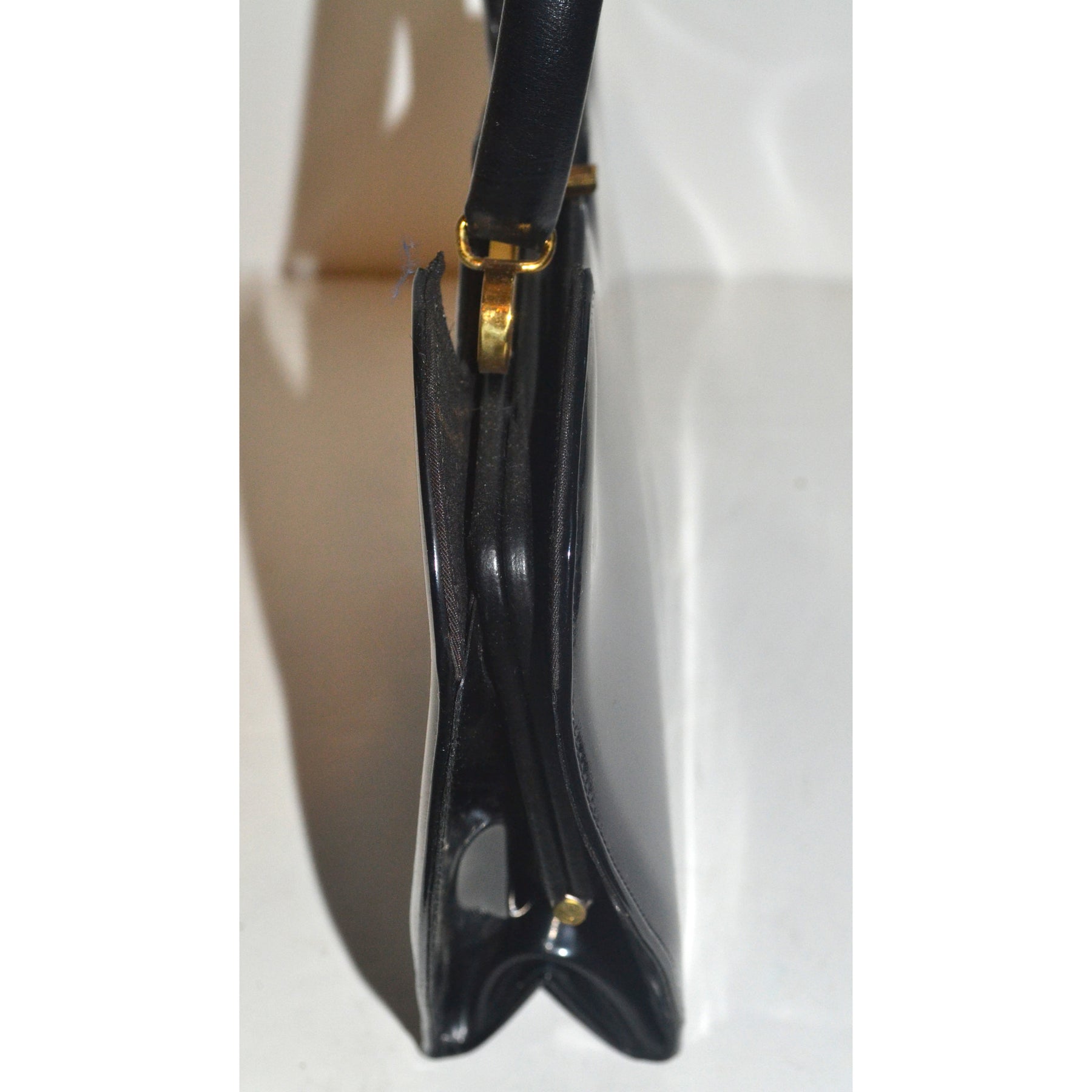 Vintage Sleek Black Patent Curved Purse – Quirky Finds